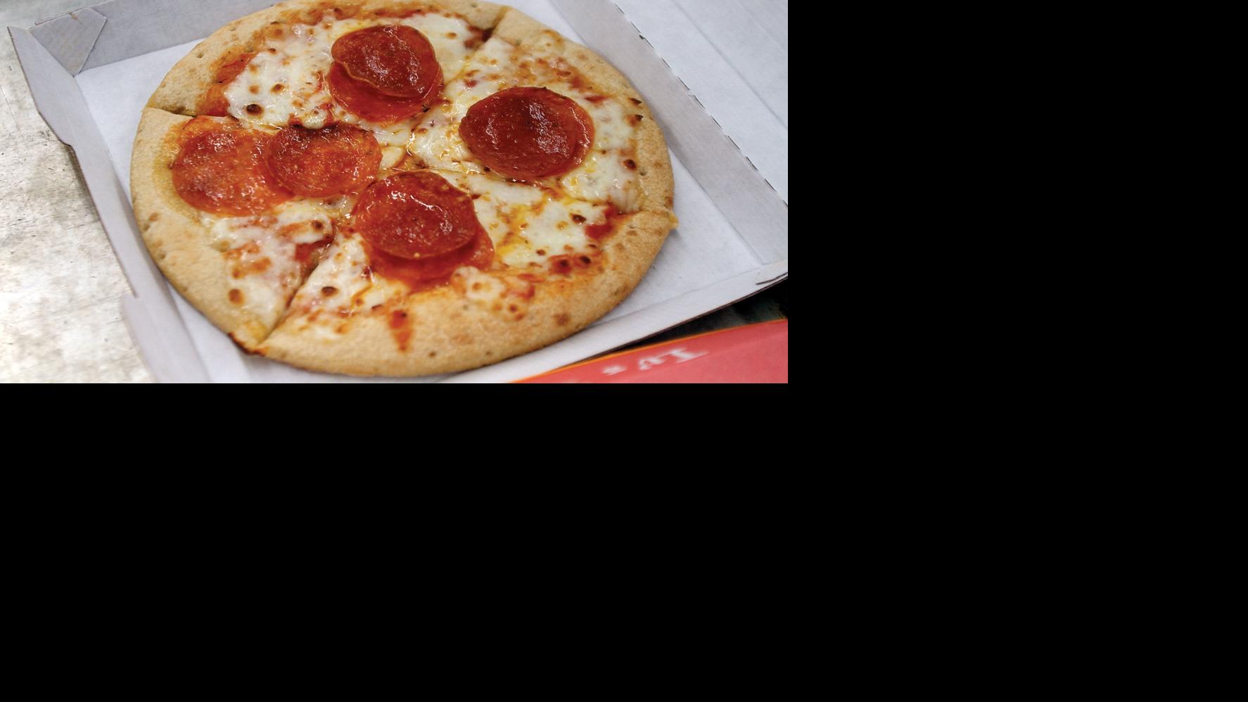 Maryville Junior High School cooking personal pizzas with Smart Mouth ...