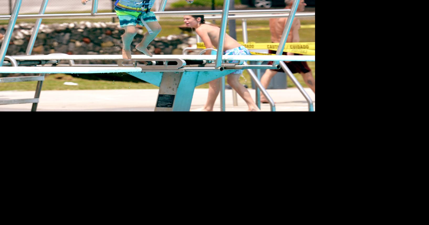 PHOTO GALLERY: Springbrook Pool opens for summer | News | thedailytimes.com