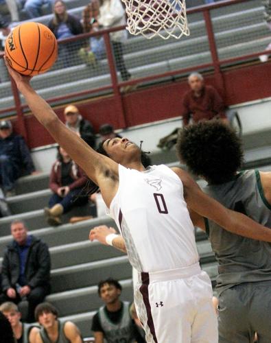 Alcoa storms past Highlanders for perfect district record, No. 1 seed ...