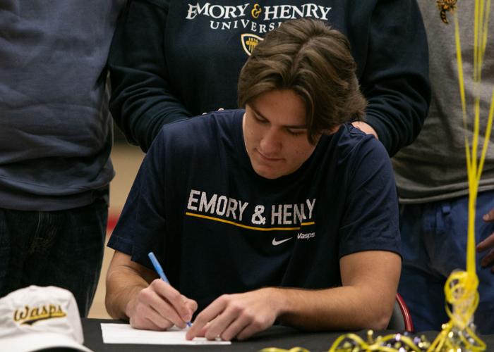 Maryville's Graham Coulter signs with Emory & Henry football | Sports ...