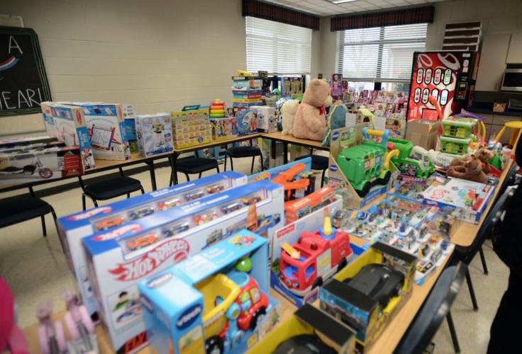 Learning and earning: Montgomery Ridge Intermediate School students ...