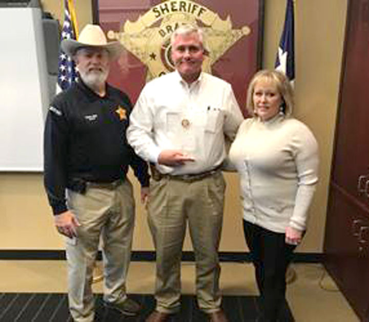 Sheriff honors Investigator Kenny Elliott for 35 years of service