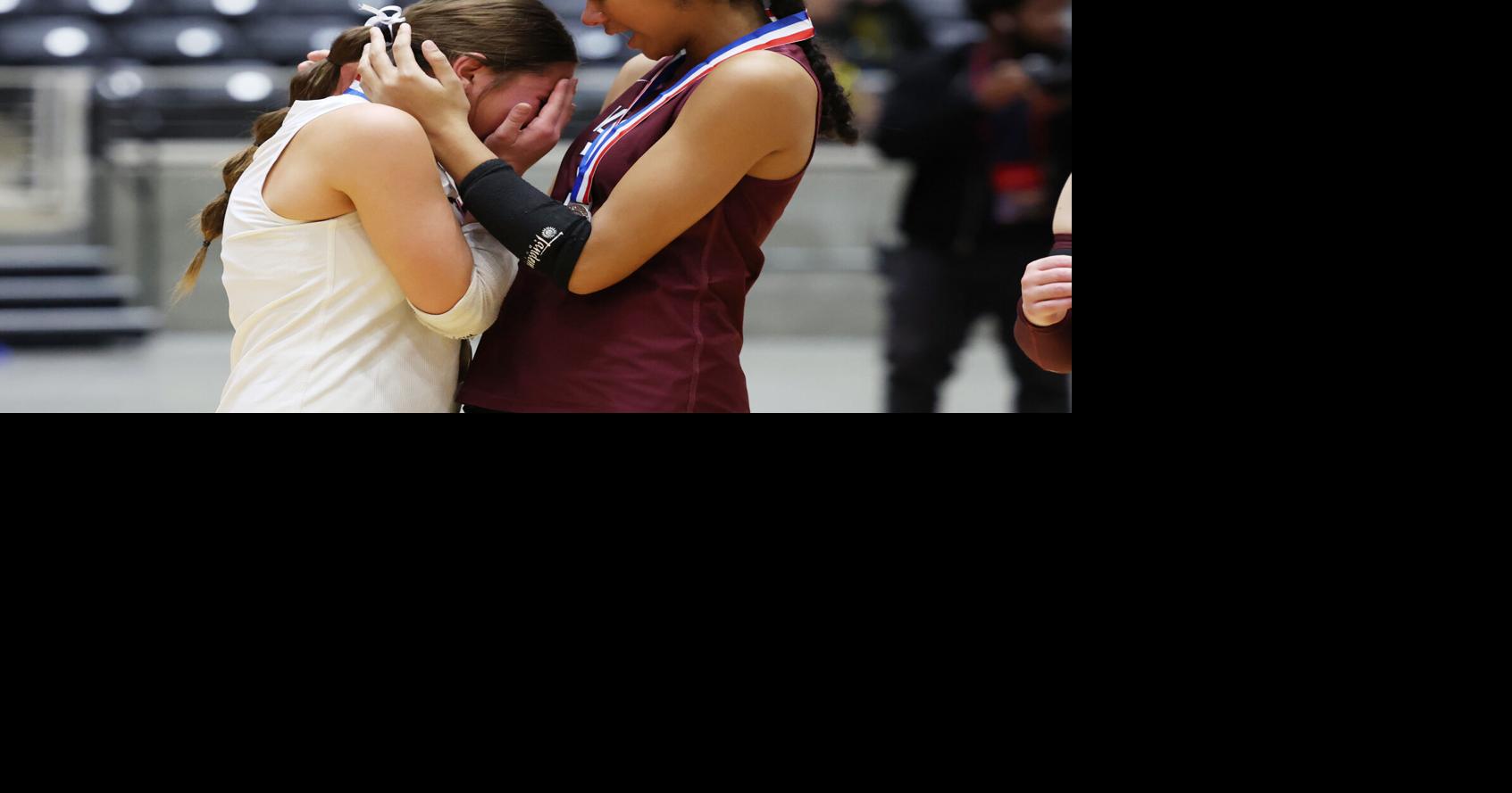 Iola falls in 2A-II state volleyball title game to Crawford