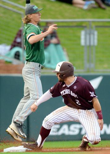 Aggie Baseball Team Reaches 17 0