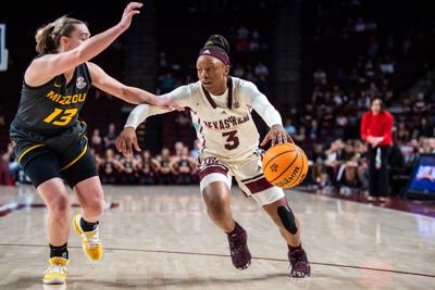 Texas A&M's Hylton will play for Canada