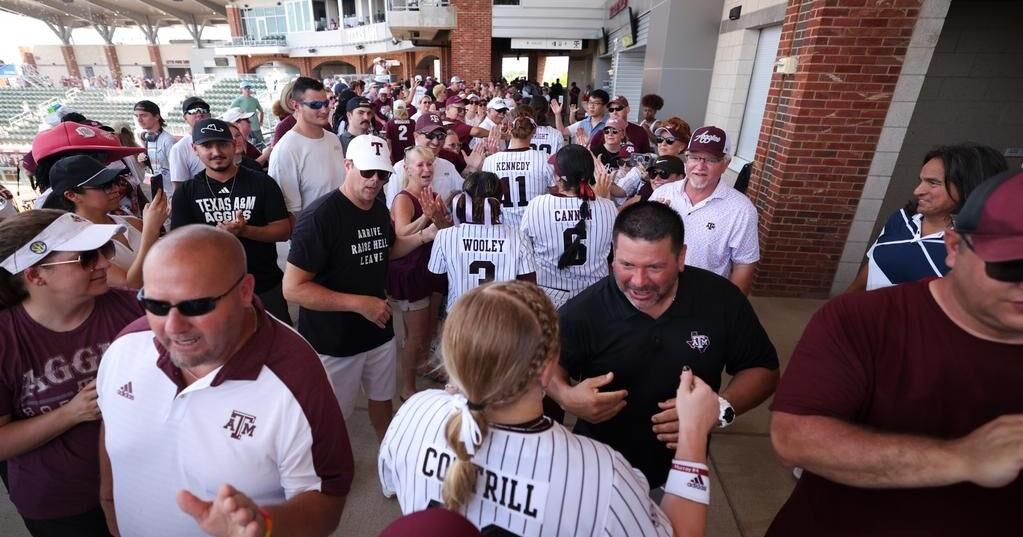 Aggie softball fans can get autographs