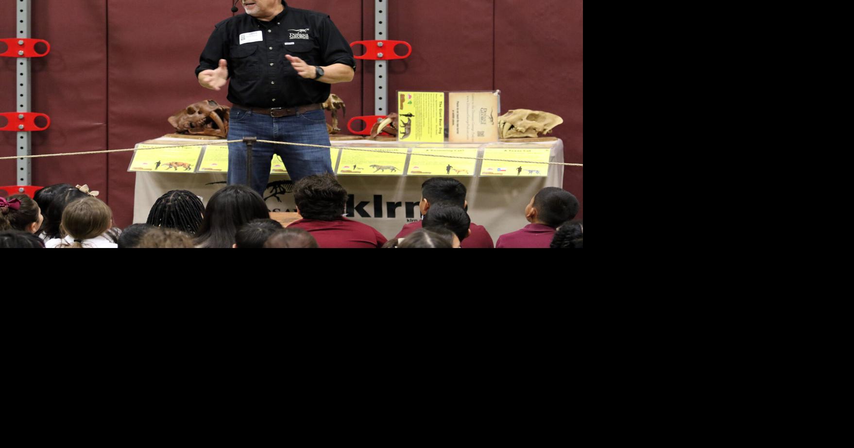 Mobile museum brings dinosaur bones to town