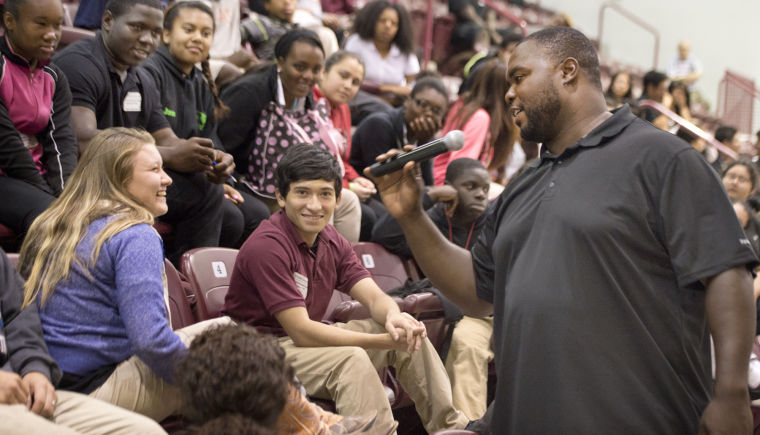 Former Texas A&M football great Ty Warren stresses need for education