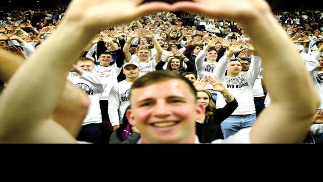 Fans yell, cheer for the Aggies | Texas A&M | theeagle.com