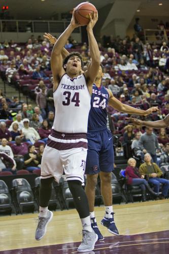 Texas A&M men's basketball team to face No. 21 Arizona at Toyota Center