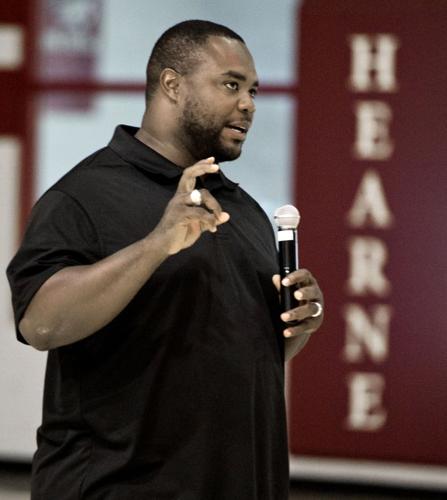 Former Texas A&M football great Ty Warren stresses need for education
