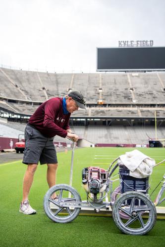 Craig Potts, Texas A&M's AD of sports fields, retires after 27 years of ...