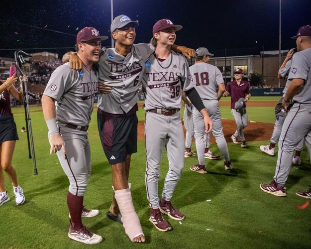 A&M blasts past Oregon, to CWS with 9-run inning, grand slam