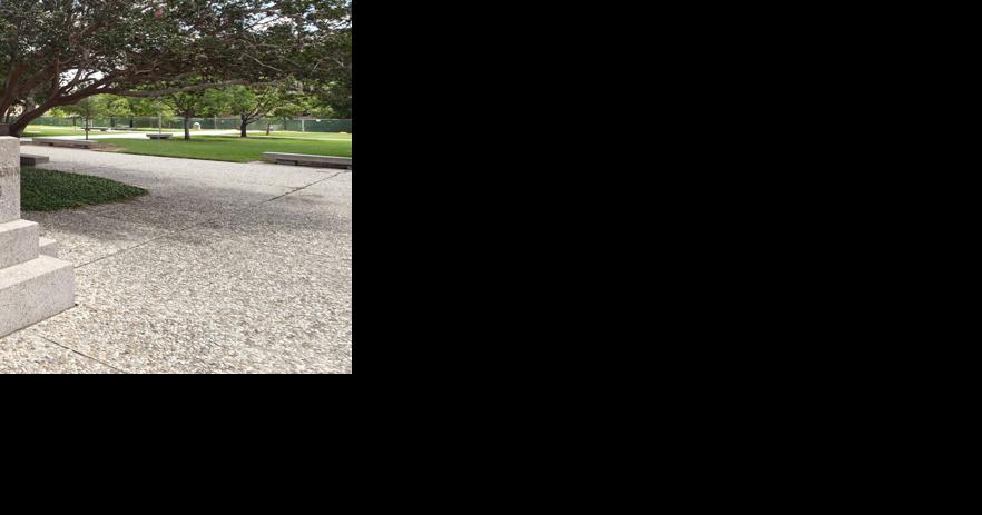 Survey: Texas A&M students divided on fate of Sul Ross statue