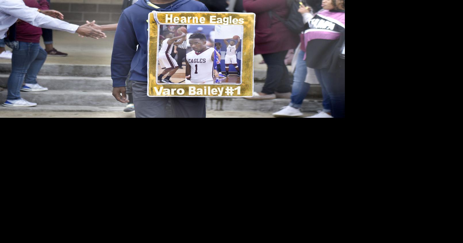 Hearne High School celebrates state-bound basketball team in send-off