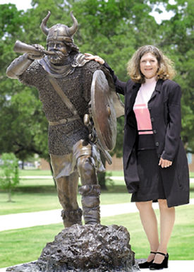 Bryan High receives new Viking sculpture