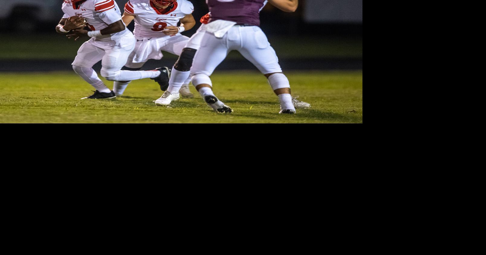 Bremond runs by Iola