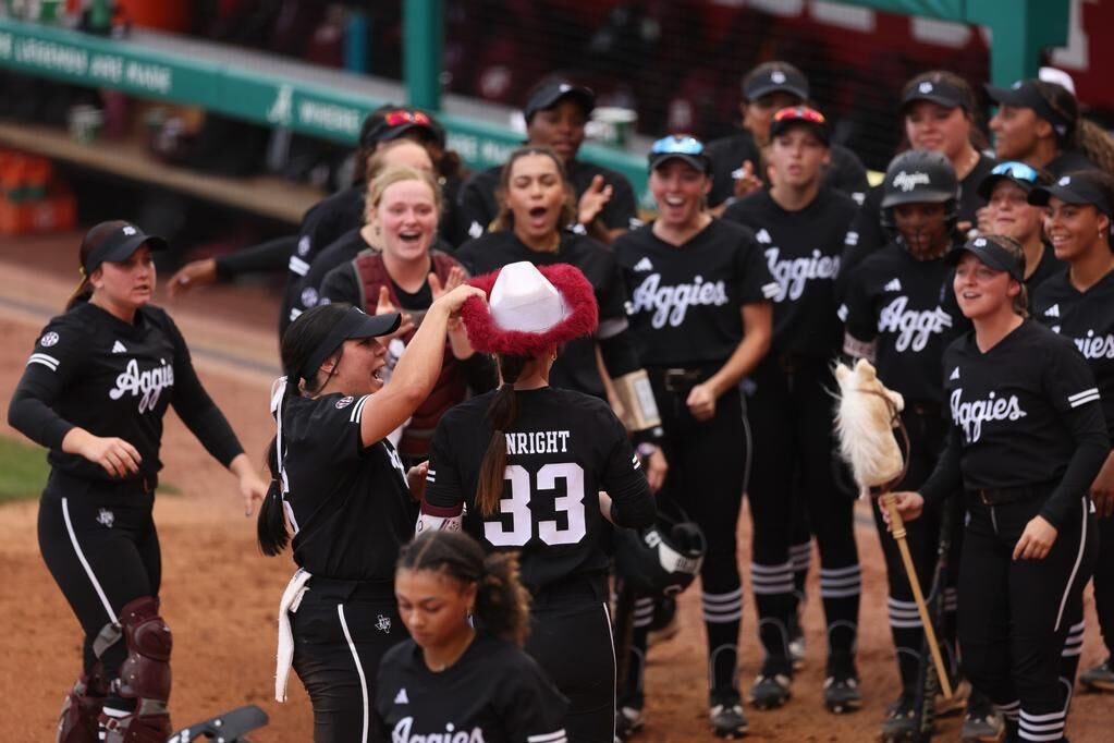 A&M pours it on late in 17-6 thumping of Alabama