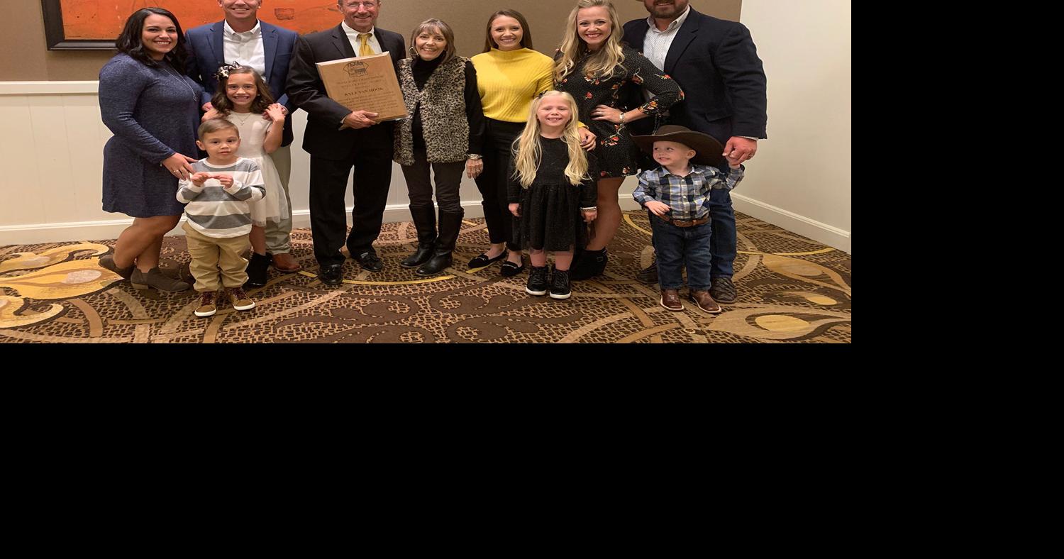 Former Blinn baseball coach inducted into scouts hall of fame