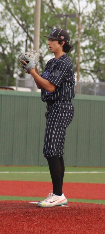 Mumford's Damian Castorena leaned on brother, hot Cheetos