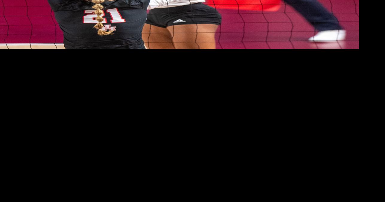 A&M volleyball team gets swept for the first time this season