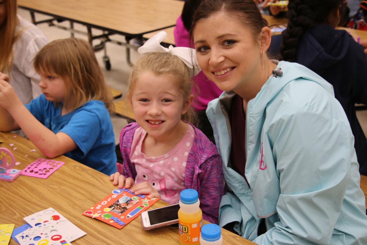 'Memories with Mom' at Navarro Elementary