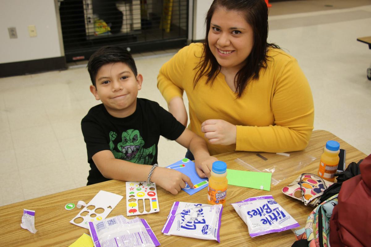 'Memories with Mom' at Navarro Elementary