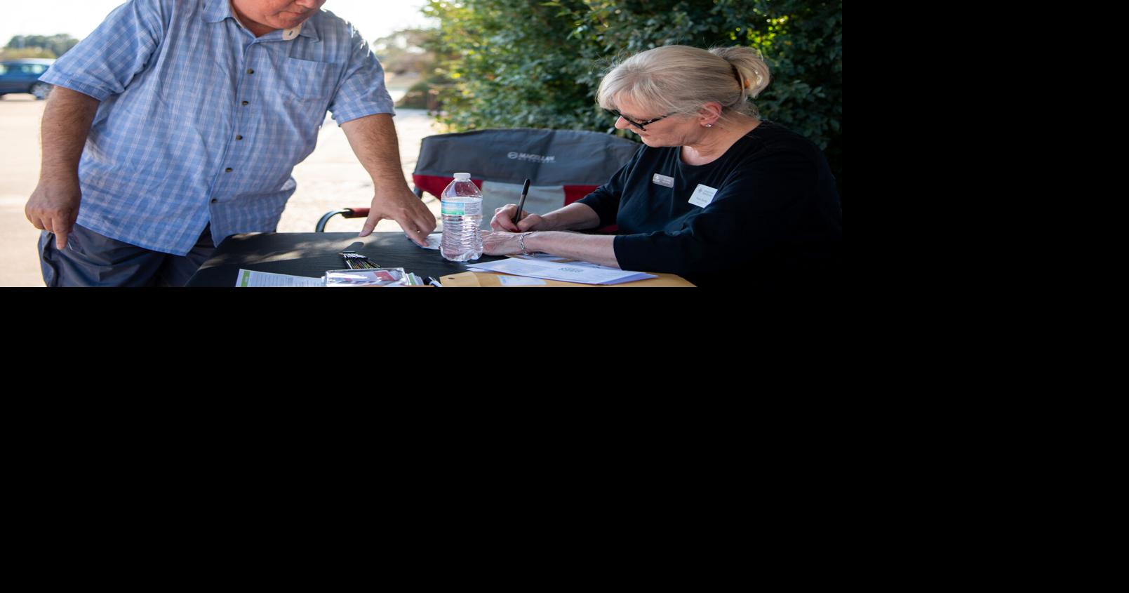 Community donates to nonprofit donations on Day of Giving