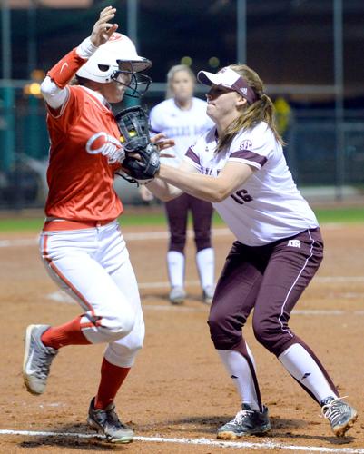 Aggie softball team beats Cougars 6-3
