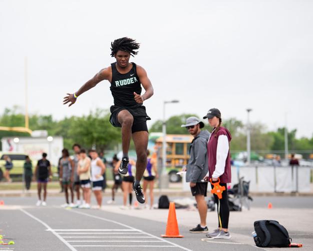Rudder, College Station and Consol impress at district meet