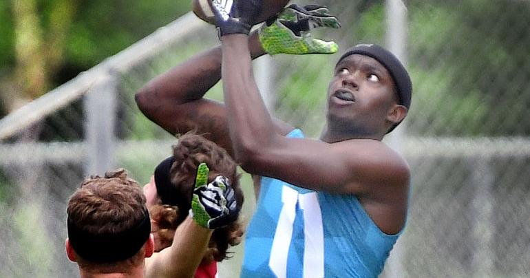 Hearne goes 2-1 in state 7-on-7 football debut