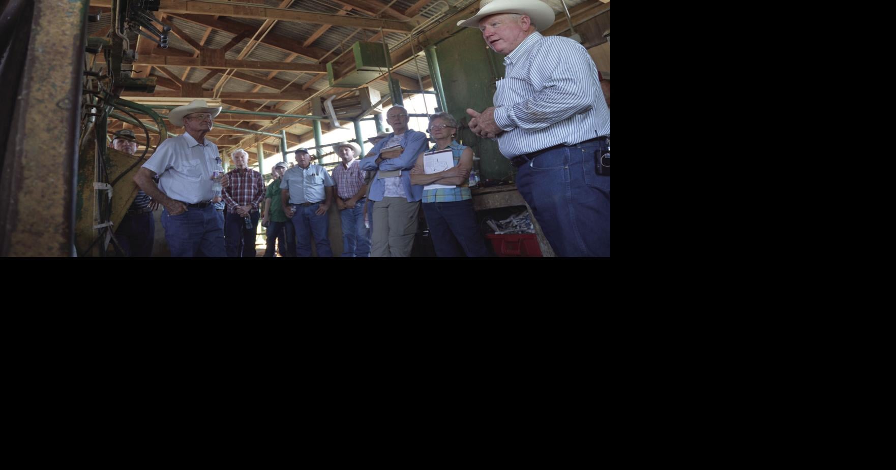 Ron Gill receives Beef Quality Assurance 2018 Educator Award