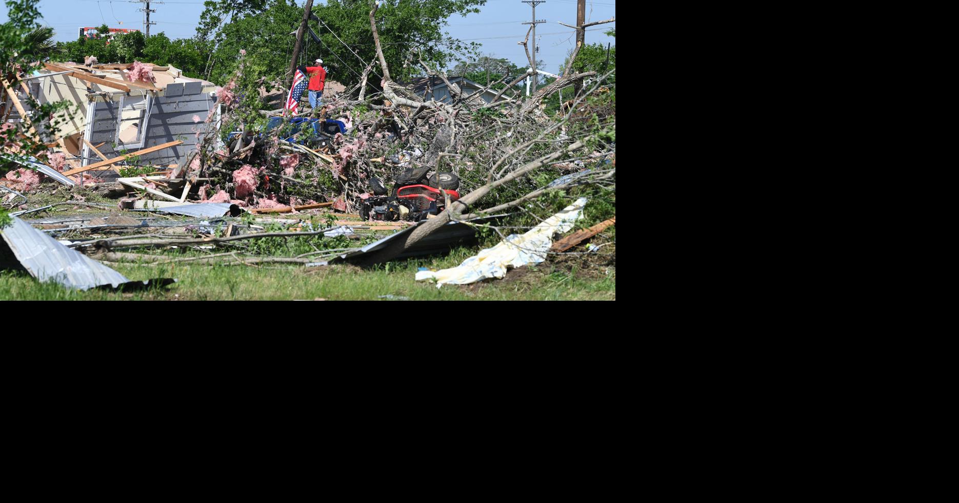 Photos: Franklin cleans up tornado aftermath