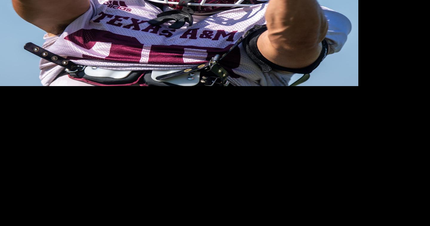 Grottle, Smoot rewarded for their academic work.