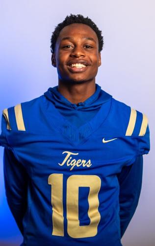 Groesbeck scores game's final 2 TDs for victory