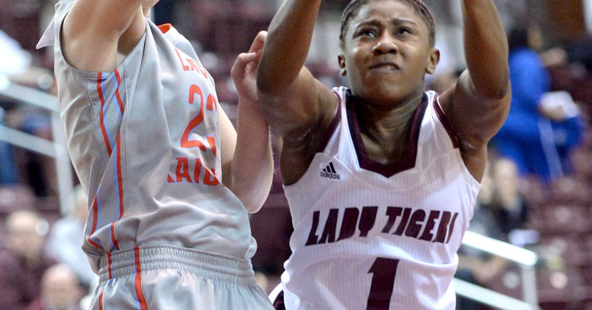 A&M Consolidated girls basketball team advances to regional final