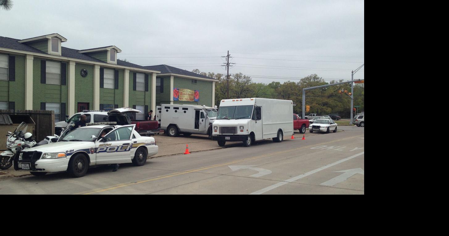 Police surround Broadmoor Apartments for barricaded person