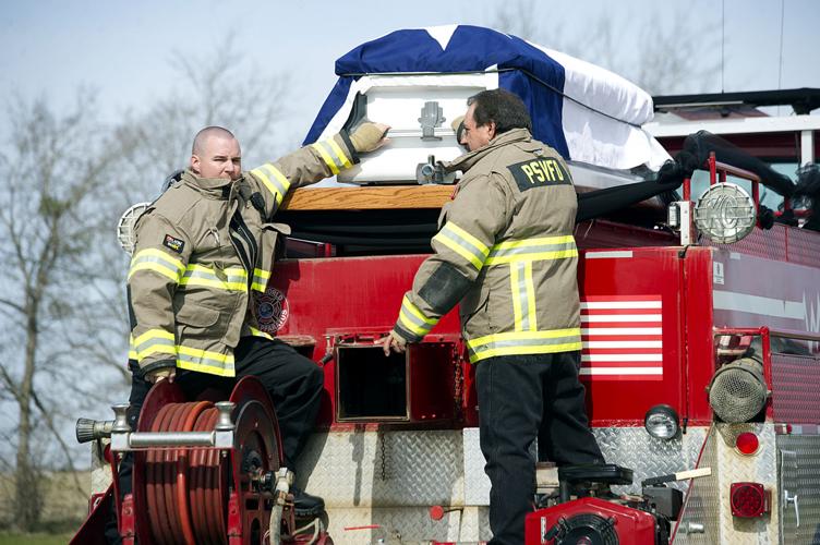 More than 1,000 turn out to bid fallen volunteer firefighter farewell