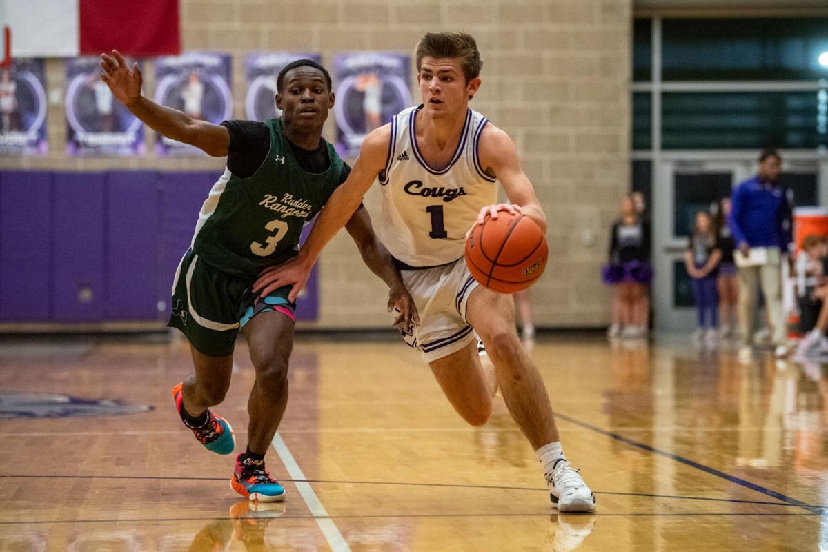 College Station's Cody Dixon’s busy fall leads to basketball court