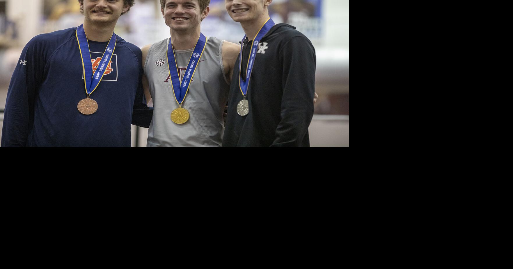 Texas A&M's Zach Davis makes his last meet at Gilliam Indoor Track ...