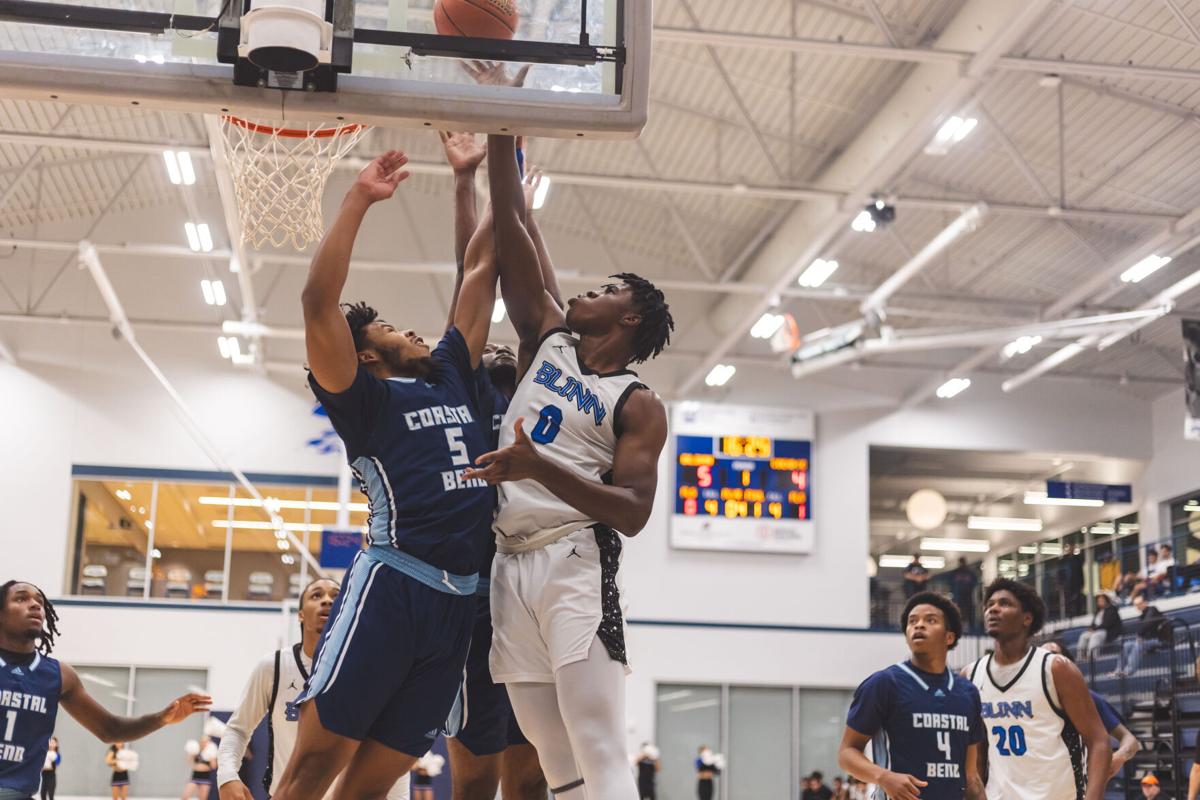 Blinn women roll; Blinn men falter