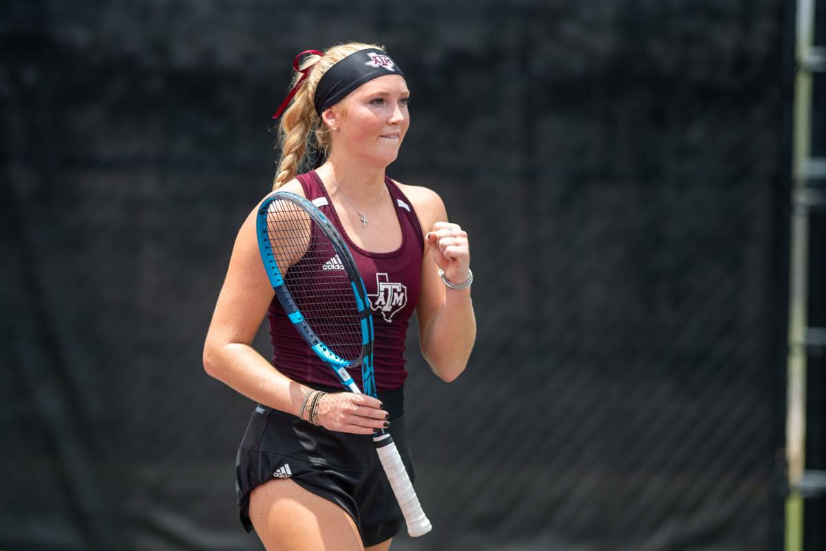 Texas A&M's Goldsmith, Weaver, Szabo pick up awards