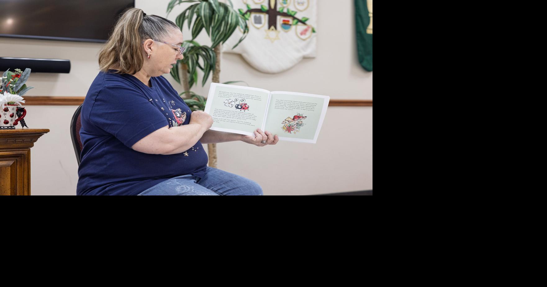 Local author spotted reading to children in Angleton | News | thefacts.com