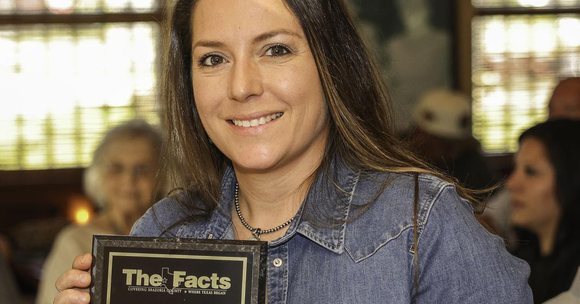 Sweeny city manager retains job; council will review charter for ...