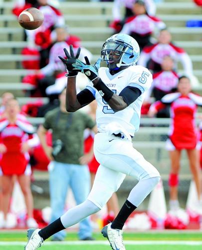 Sweeny rolls Robstown | High School Football | thefacts.com