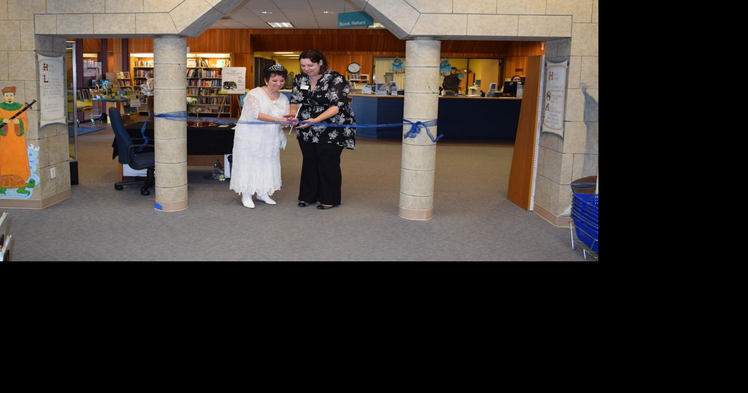 Lake Jackson library unveils magical mural | News | thefacts.com