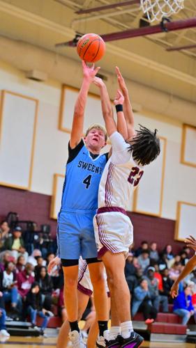 Hernandez’s 1st-quarter 3 paves way for Bulldogs’ road win over ’Necks ...