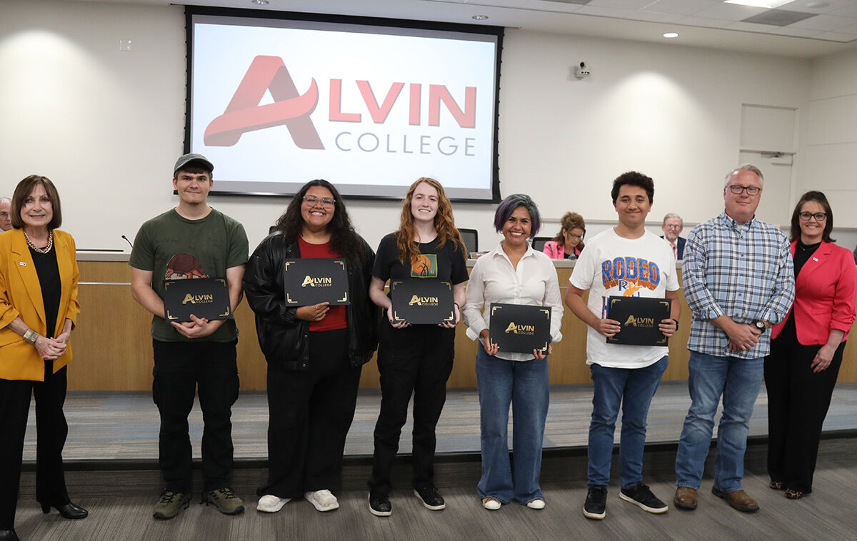 Alvin College Board Recognizes Communications Students | Community ...
