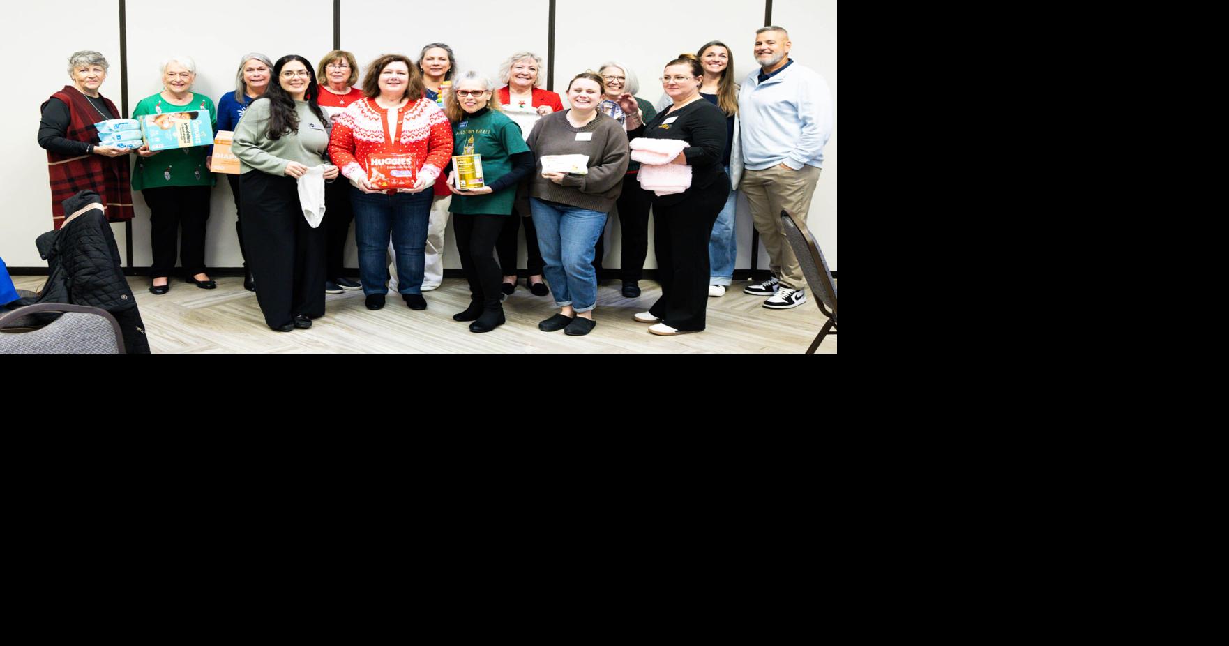 Mrs. Santa Claus Party gives donations to lacking children | News ...