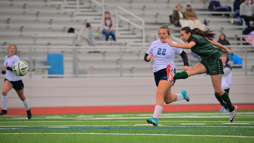 Iowa Colony sweeps Sweeny in soccer doubleheader | Sports | thefacts.com